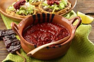 Salsa de Chile Guajillo | Su Receta, Beneficios, Usos en Cocina..